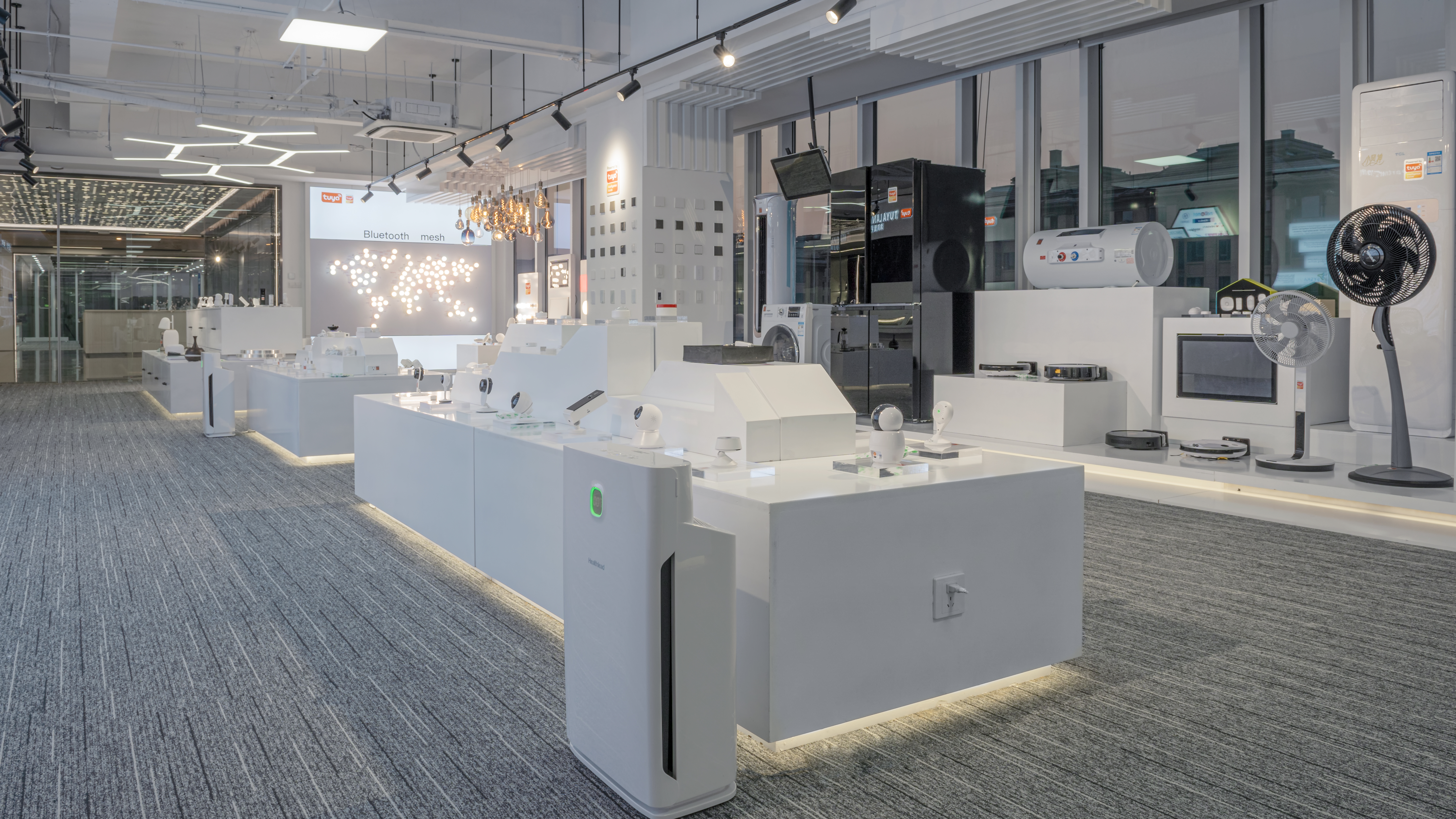 从智能助手到消费者洞察，涂鸦智能利用生成式 AI “再造”全线业务，整体人效提升 30%